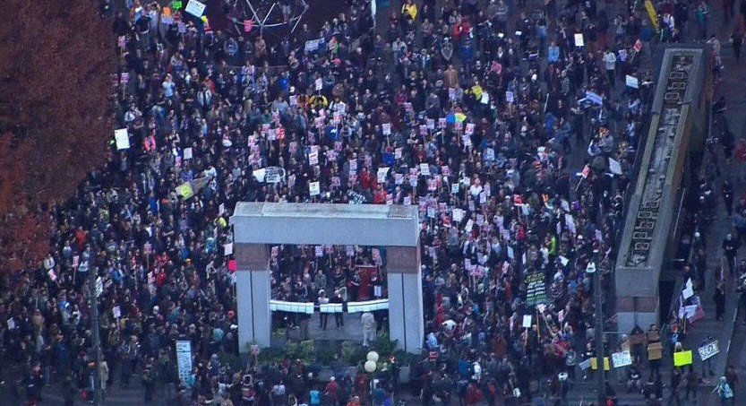 World News:5 Shot, 2 Life-Threatening Injuries During Anti-Trump ...