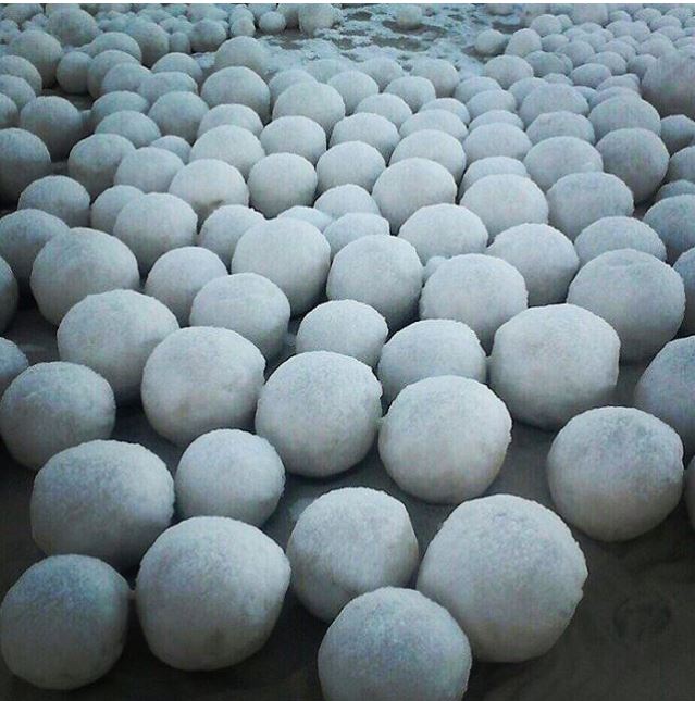 World News:‘White cannonballs’: Thousands of weird giant snowballs ...